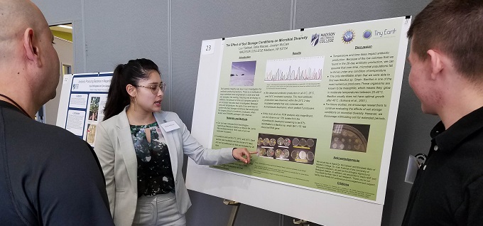 Lab research enhances student experience | AACC 21st Century Virtual Center